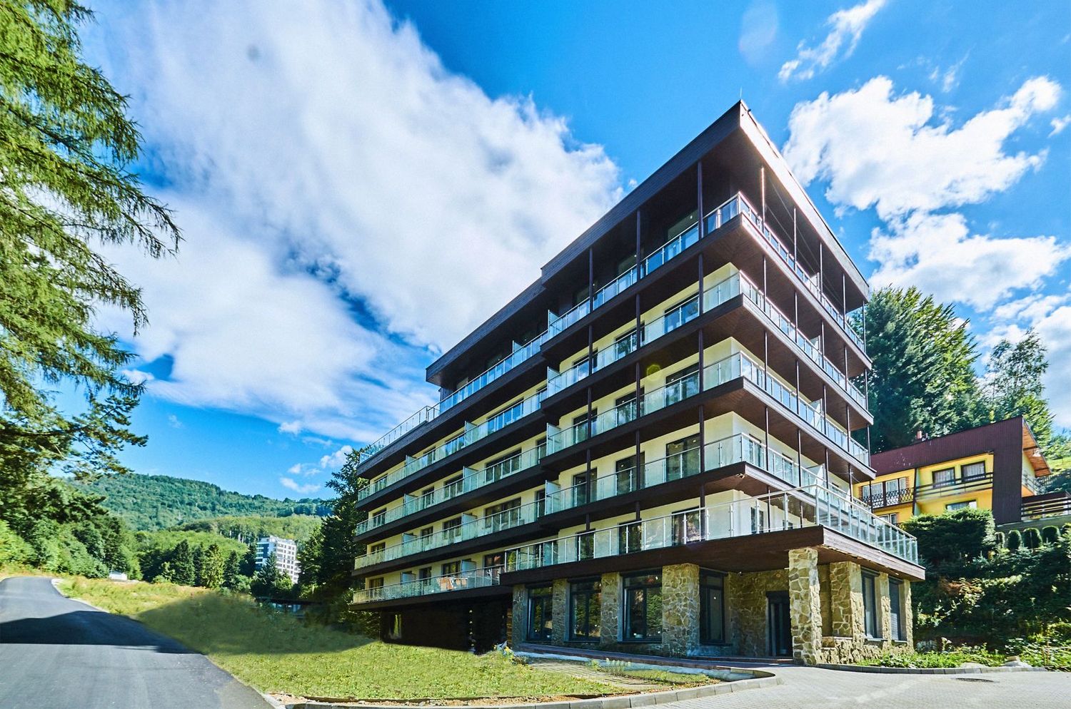 KURORT KOZUBNIK Porąbka: ceny, zdjęcia - rynekpierwotny.pl